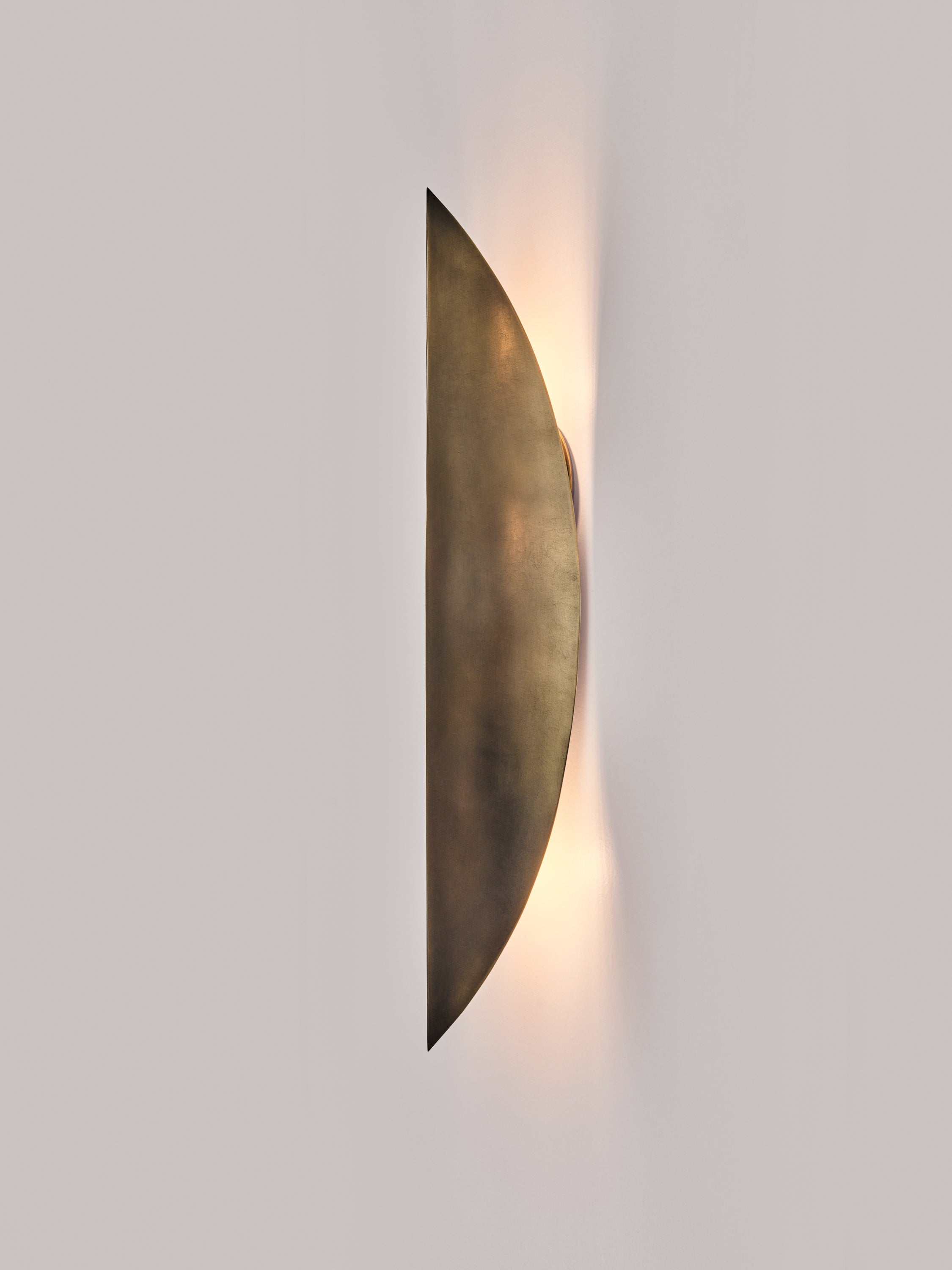 RIDGE Sconce, large – Coil + Drift